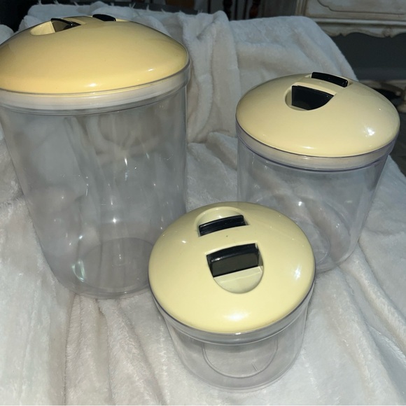 Dynaware | Kitchen | Vintage Dynaware Piece Plastic Stacking Canister Set | Poshmark